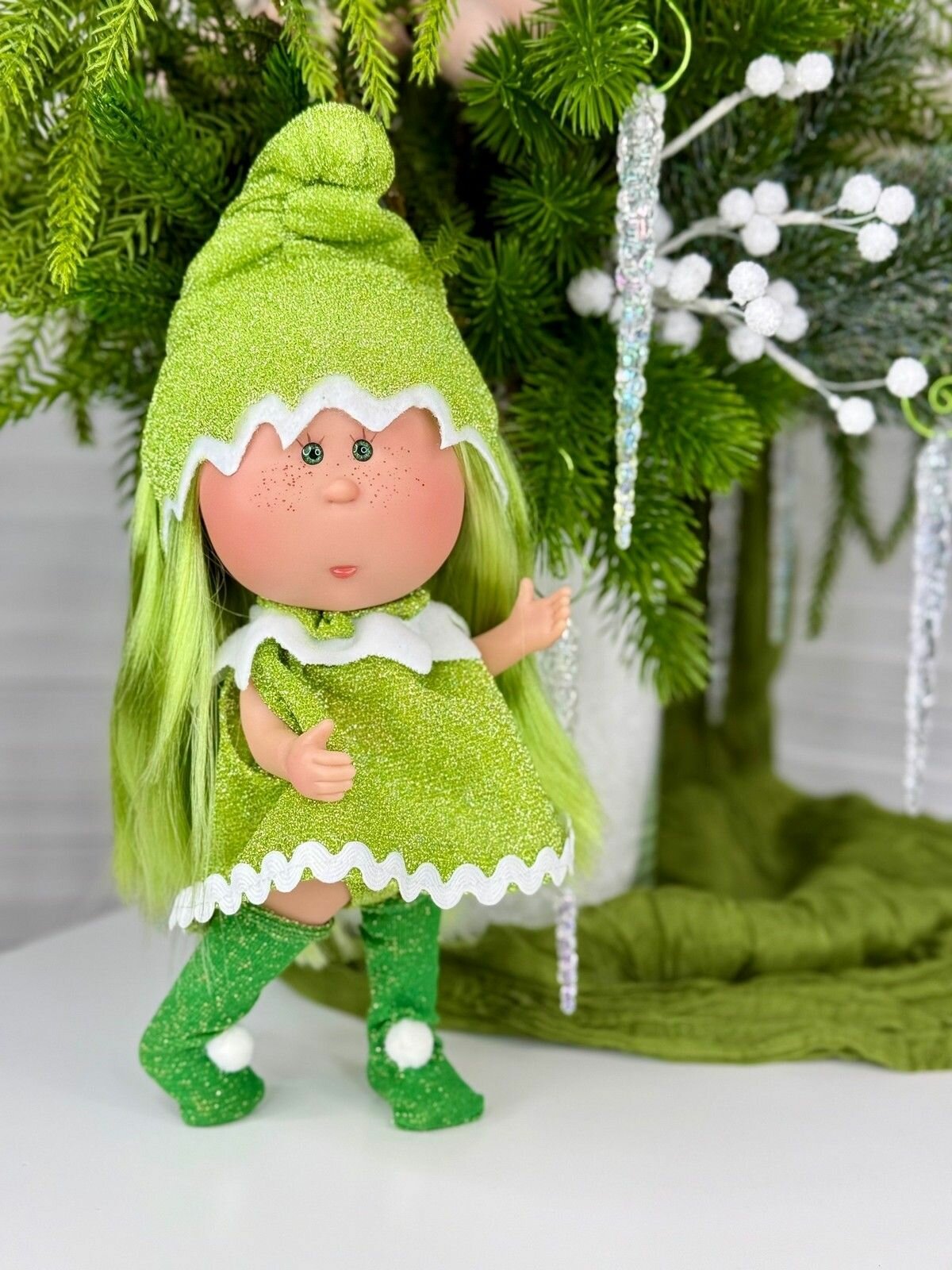 Кукла Nines виниловая 23см Little Mia (3107)