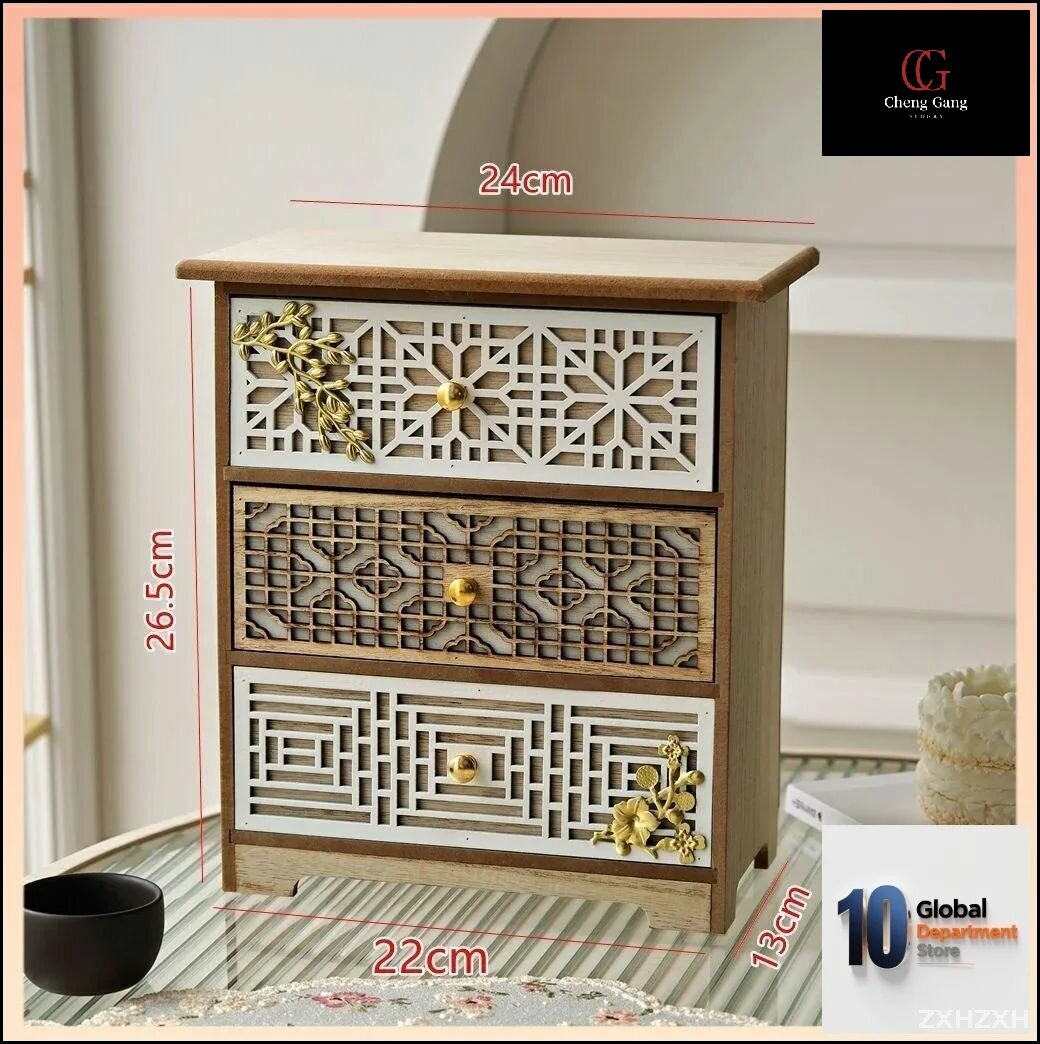 Эксклюзивный ретрошкаф для защиты от пыли с резным декором и полой конструкцией, габариты 22 на 26,5 на 13 см