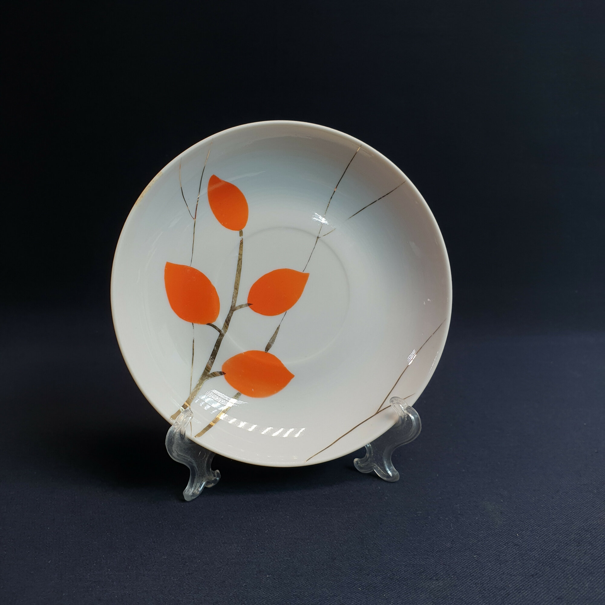 Блюдце Дулево, фарфор деколь позолота 14 см, дефект, винтаж СССР