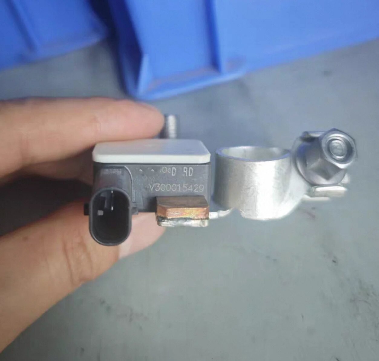 V300015429 Автомобильный датчик напряжения аккумулятора и тока отрицательного электрода в сборе 3703020BS01 для Changan Alsvin 2021, год 3703020BS01