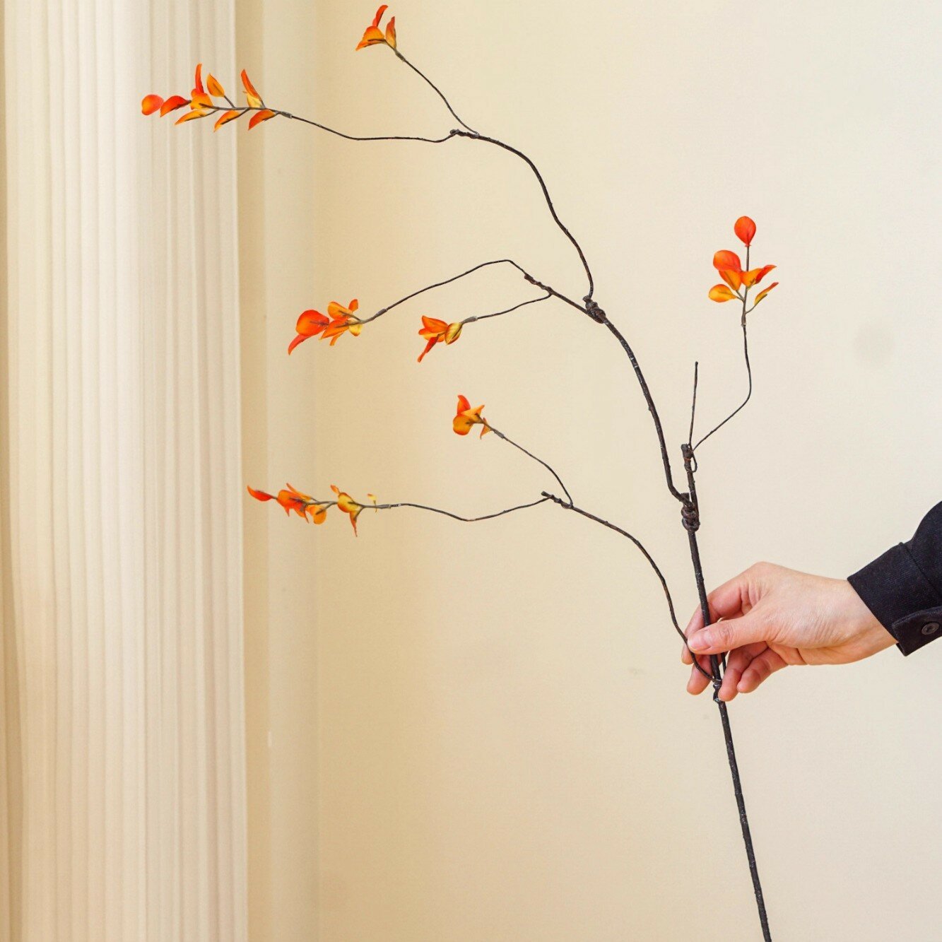 2026 Искусственные маленькие осенние красные кленовые листья, высококачественная реалистичная цветочная композиция для гостиной, домашний декор, искусственное зеленое растение для создания сцены