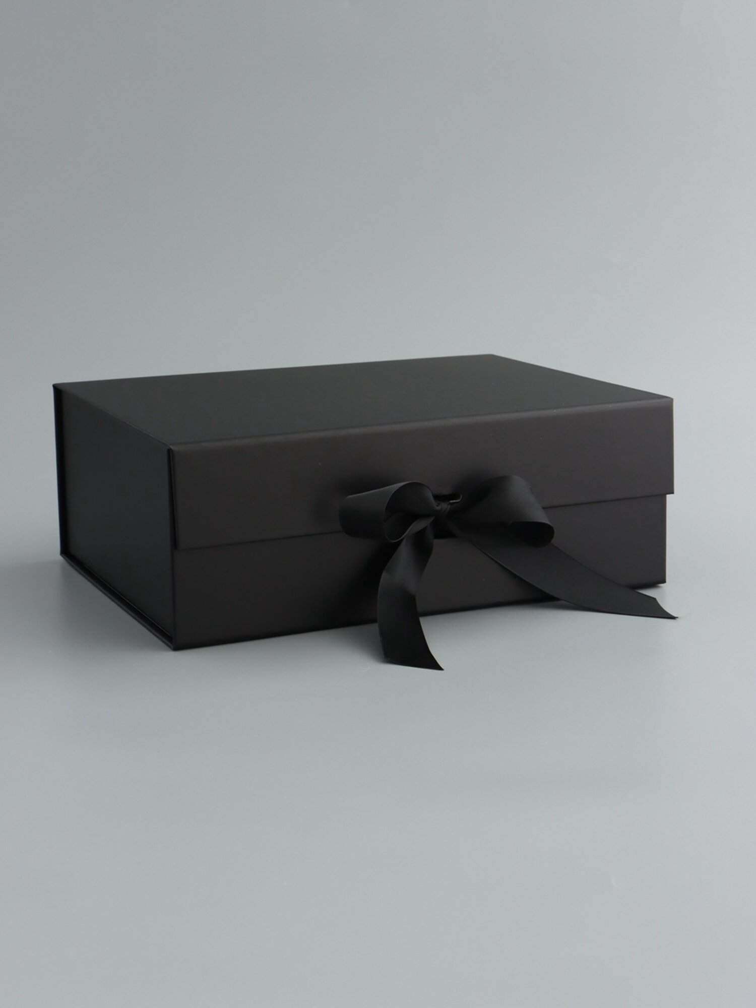 Коробка подарочная с бантом складная 29 х 22 х 10,5 см Черная 10943396