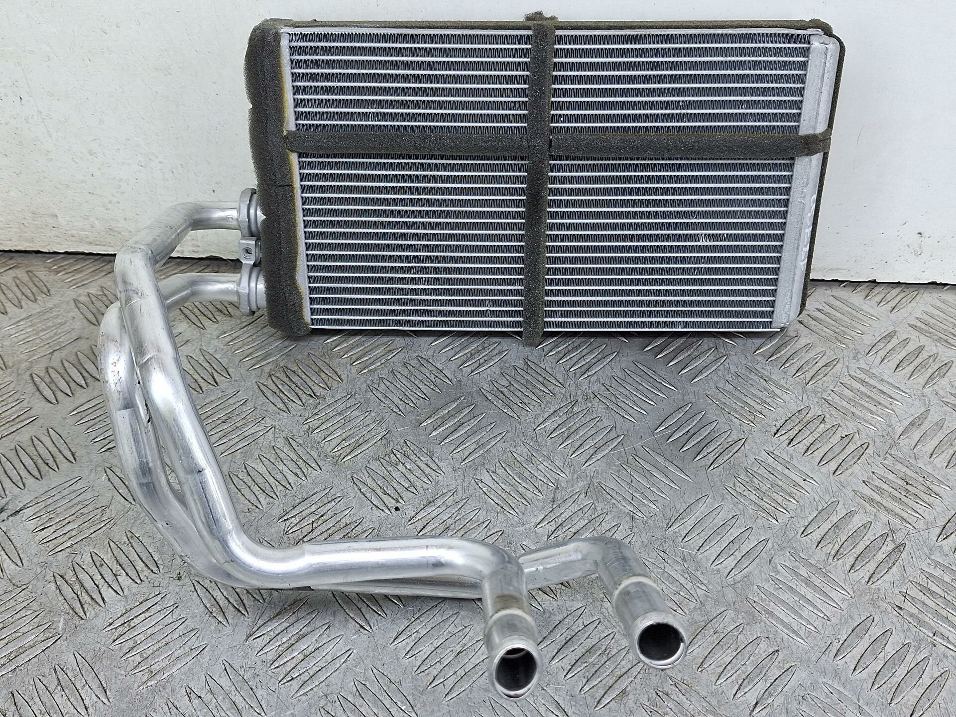 Радиатор отопителя (печки) Audi A4 B9 2017 KD135001