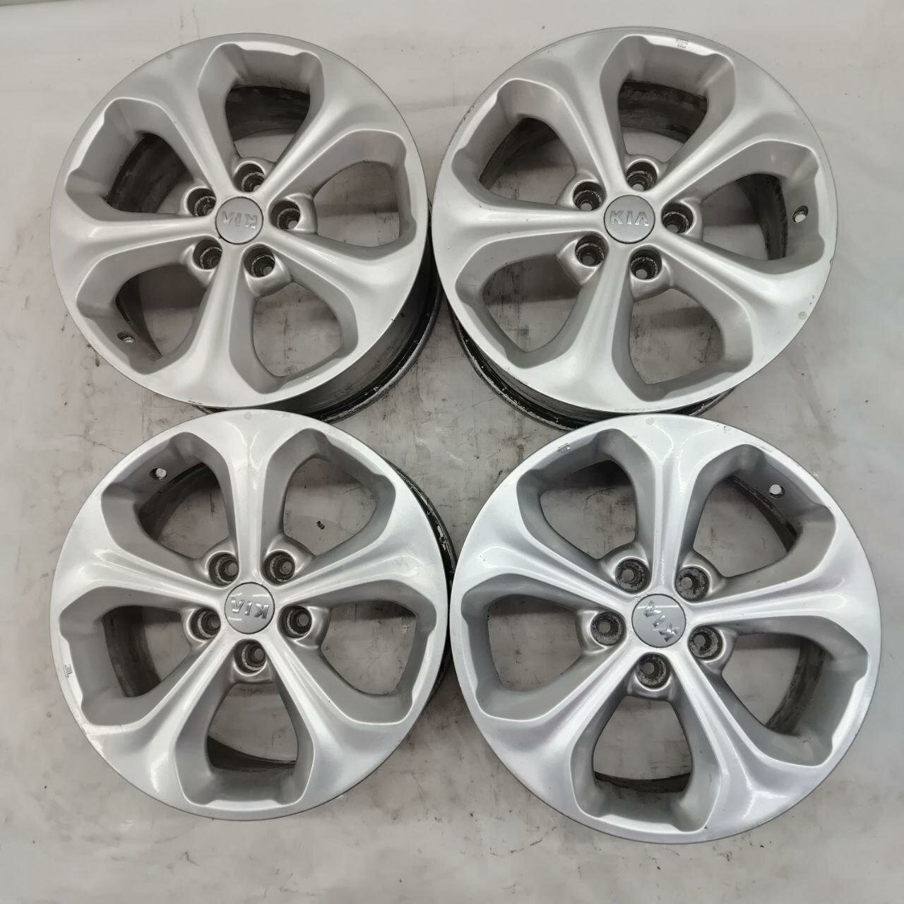 Колесные диски Kia 17x7 PCD 5x114.3 D67.1 ET48 (оригинал)