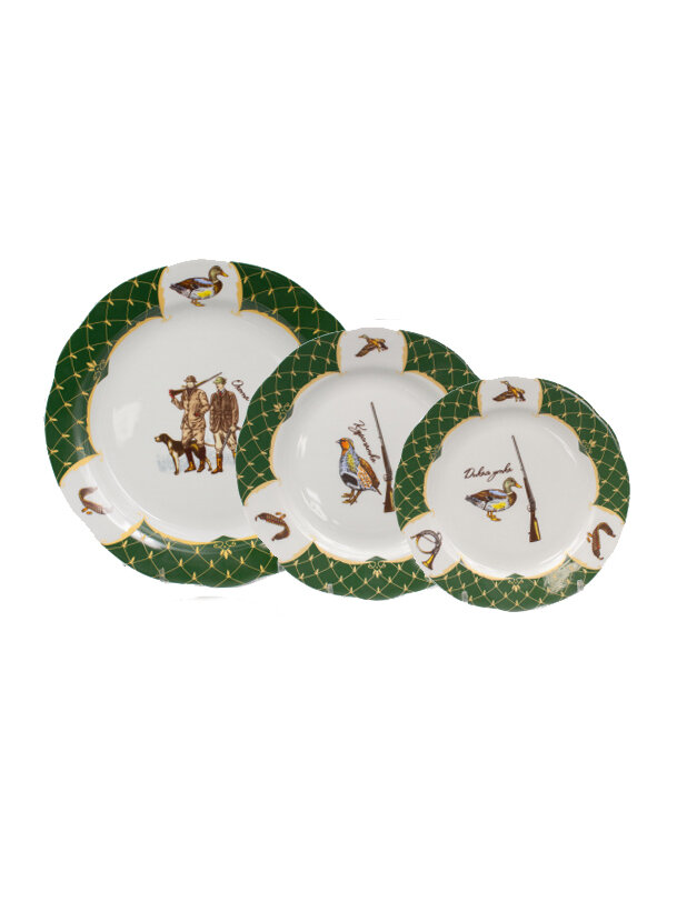 Набор фарфоровых тарелок мелких на одну персону, Дулево "Охота Зеленая" вырезной край, 3 предмета