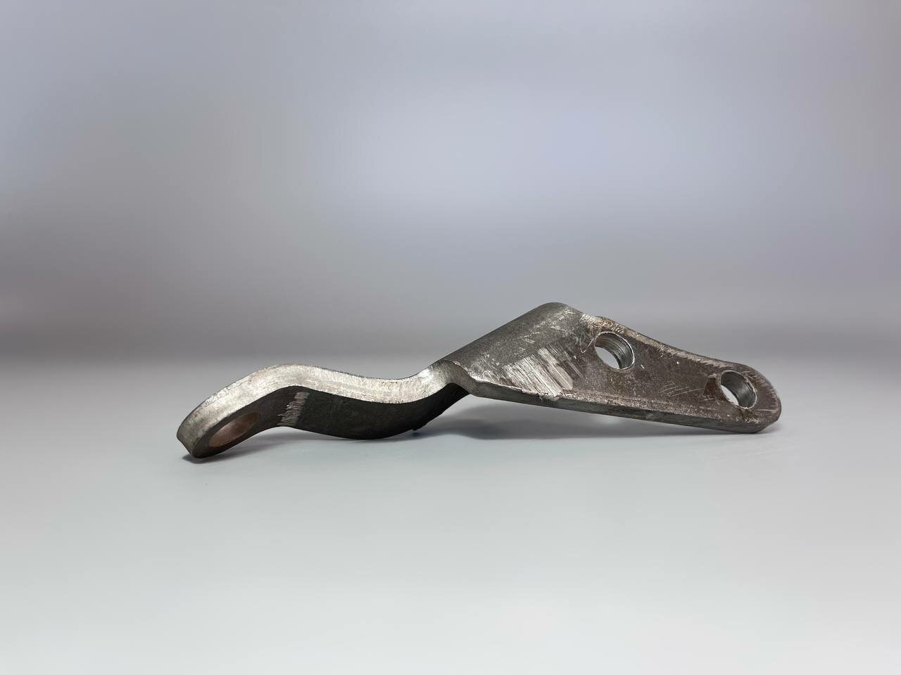 Кронштейн картера заднего моста для а/м Камаз, правый (производитель: ПАО КамАЗ; арт: 4310-3502016)