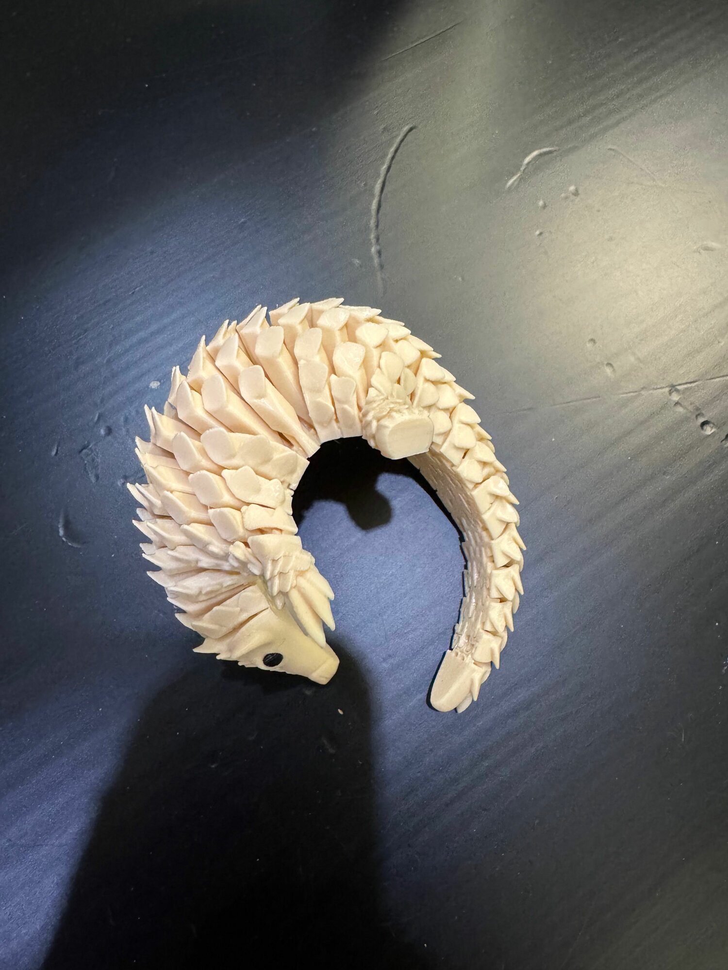 Фигурка броненосец. Подвижная