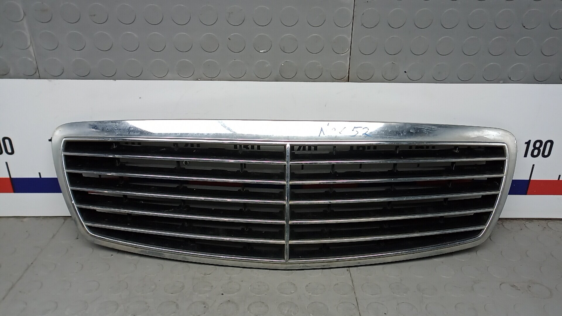 Решетка радиатора MERCEDES BENZ E-CLASS W211