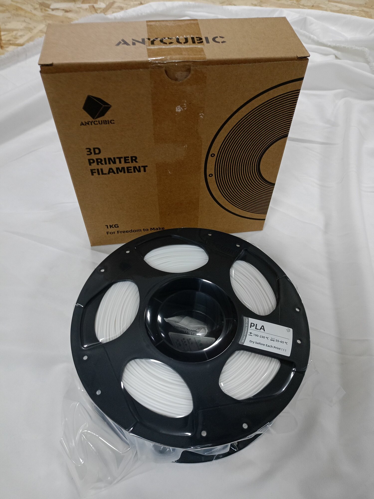 Филамент Anycubic PLA пластик для 3D принтера - белый (white) 1кг (1.75мм)