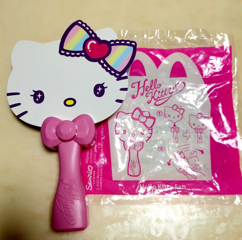 2022 McDonald's Hello Kitty Hot Wheels: корзина для хранения игрушек в виде внедорожного пикапа вентилятор_Добавьте в