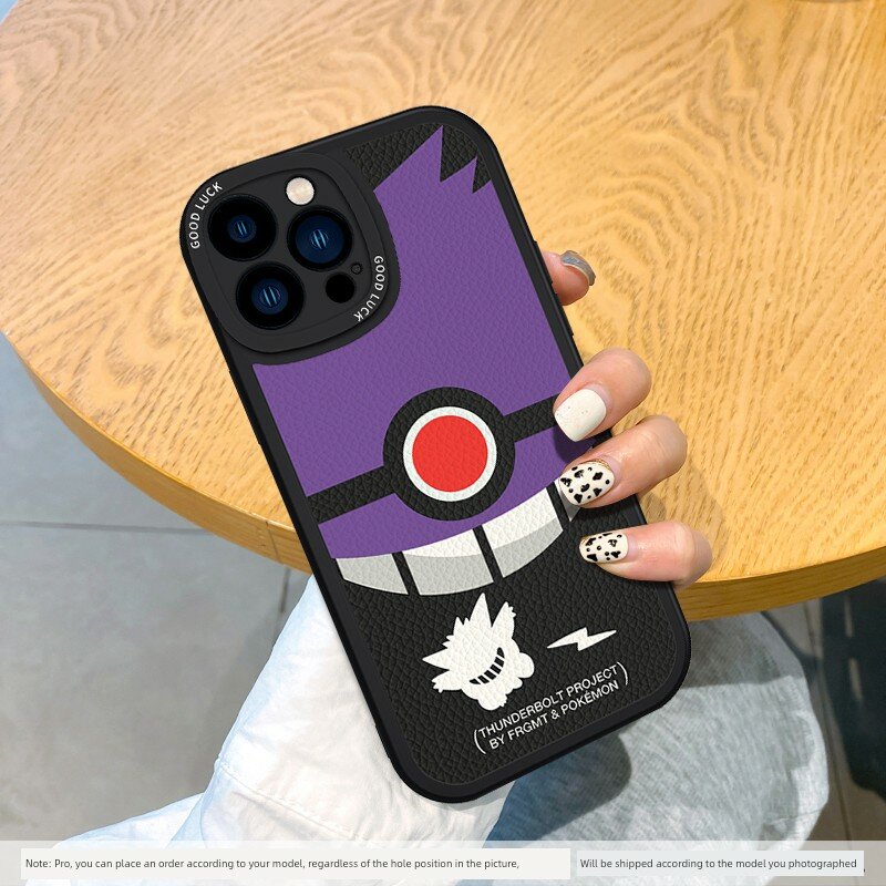 Силиконовый чехол для iPhone 17 черного цвета с дизайном Покемон Генгар и покеболл