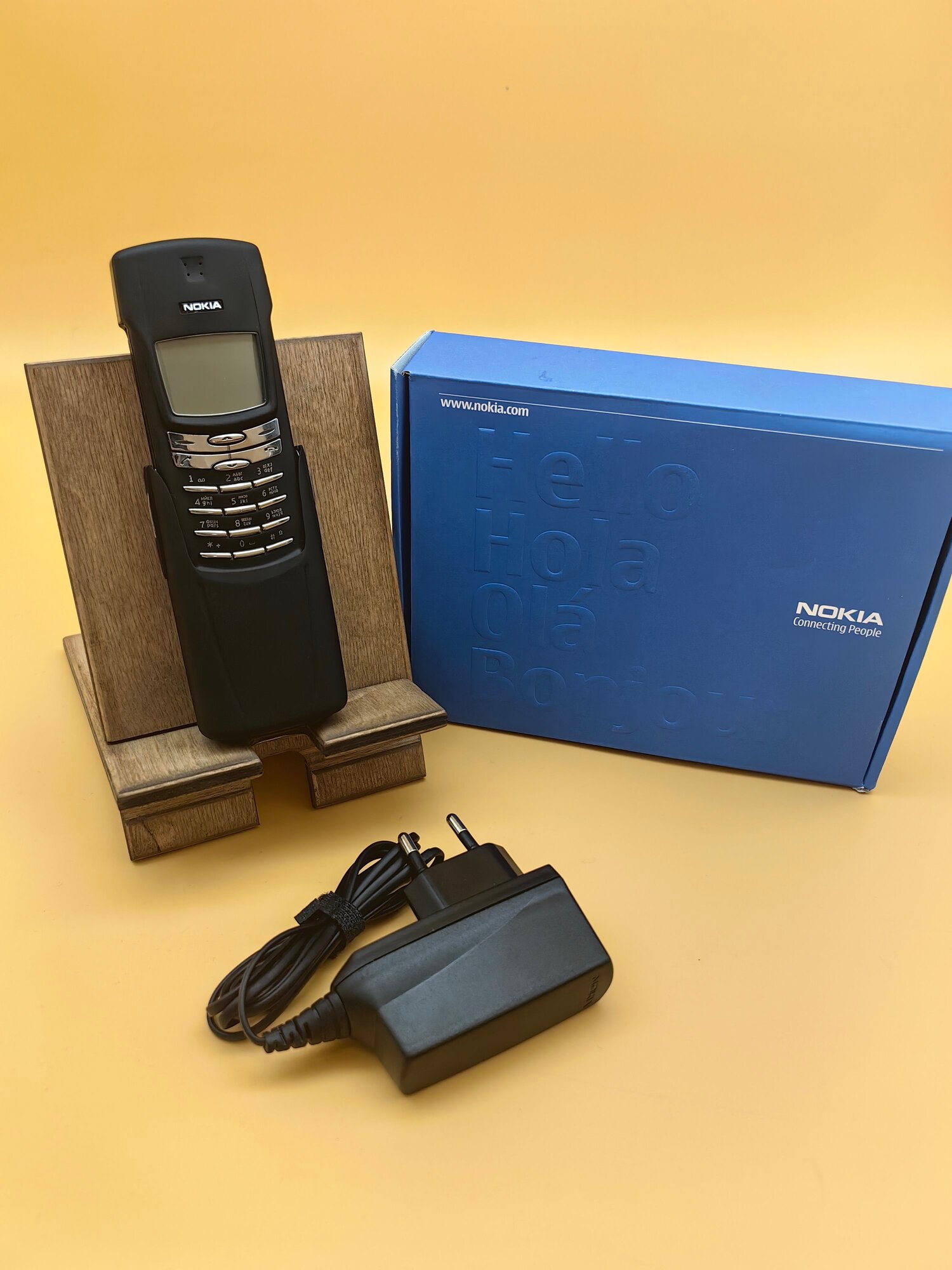 Мобильный кнопочный телефон слайдер Nokia 8910, Черный