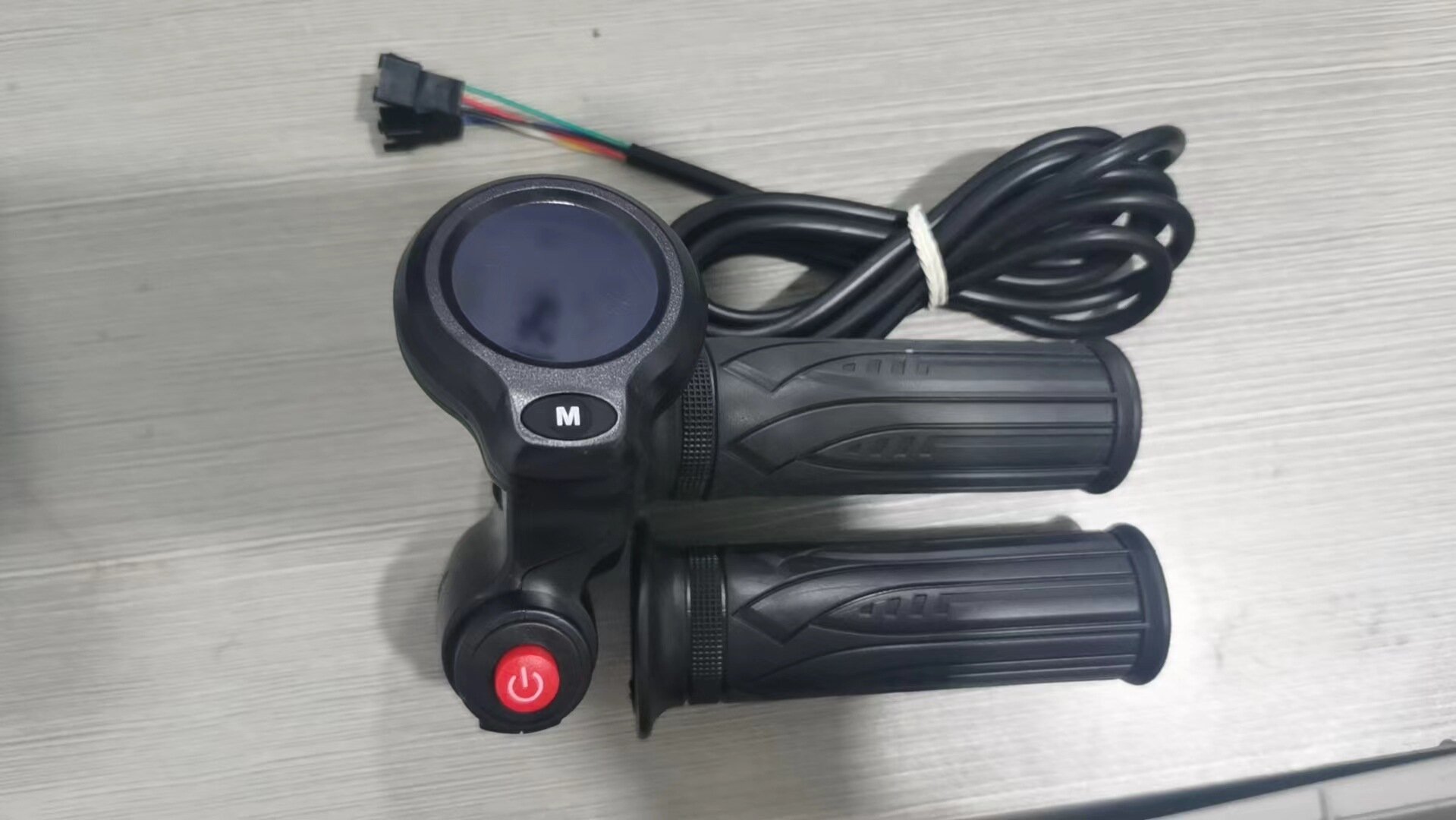 Прямые поставки от производителя: складной электрический самокат с ручкой, замком, дисплеем мощности, скорости, пробега и регулировкой скорости