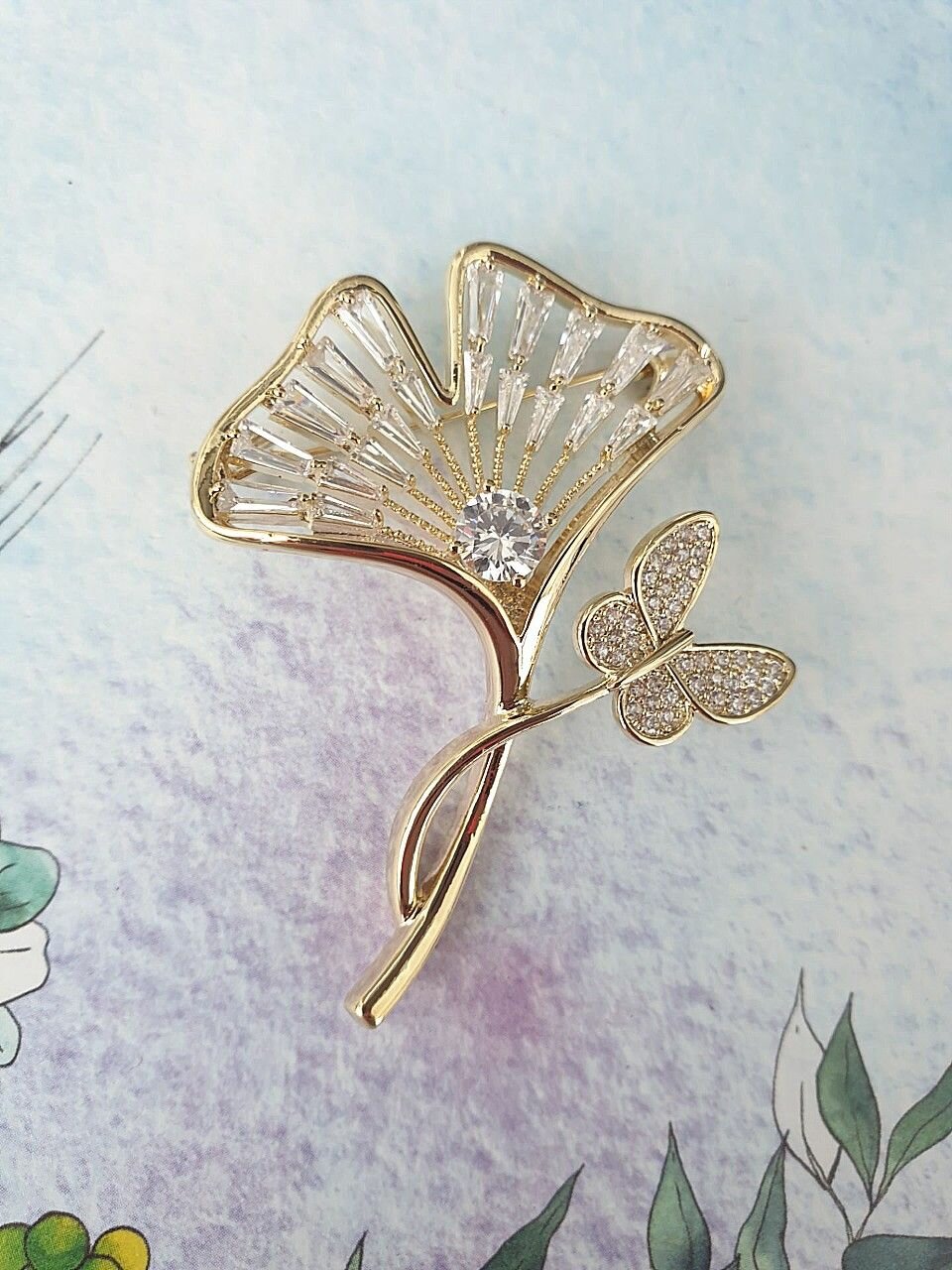 Брошь, фианит