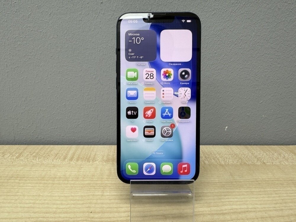 Смартфон Apple iPhone 13 128 ГБ, Dual: nano SIM + eSIM, тёмная ночь, б/у, уценка