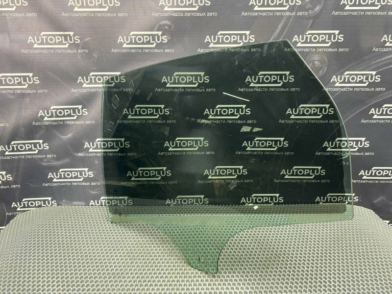 Стекло двери Ford Focus (1.6 IQDA) Б/У с пробегом