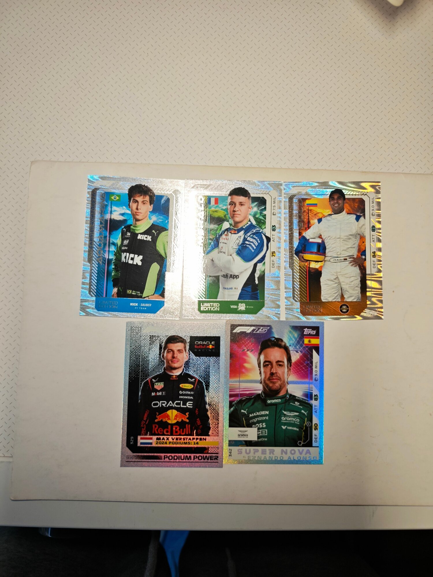 Набор коллекционных карточек Topps Turbo ATtax Refraction 2025 года (5 карточек)