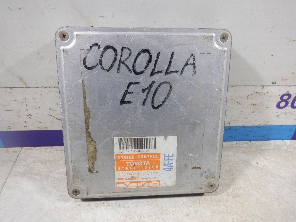 Блок управления двигателем Toyota Corolla E10