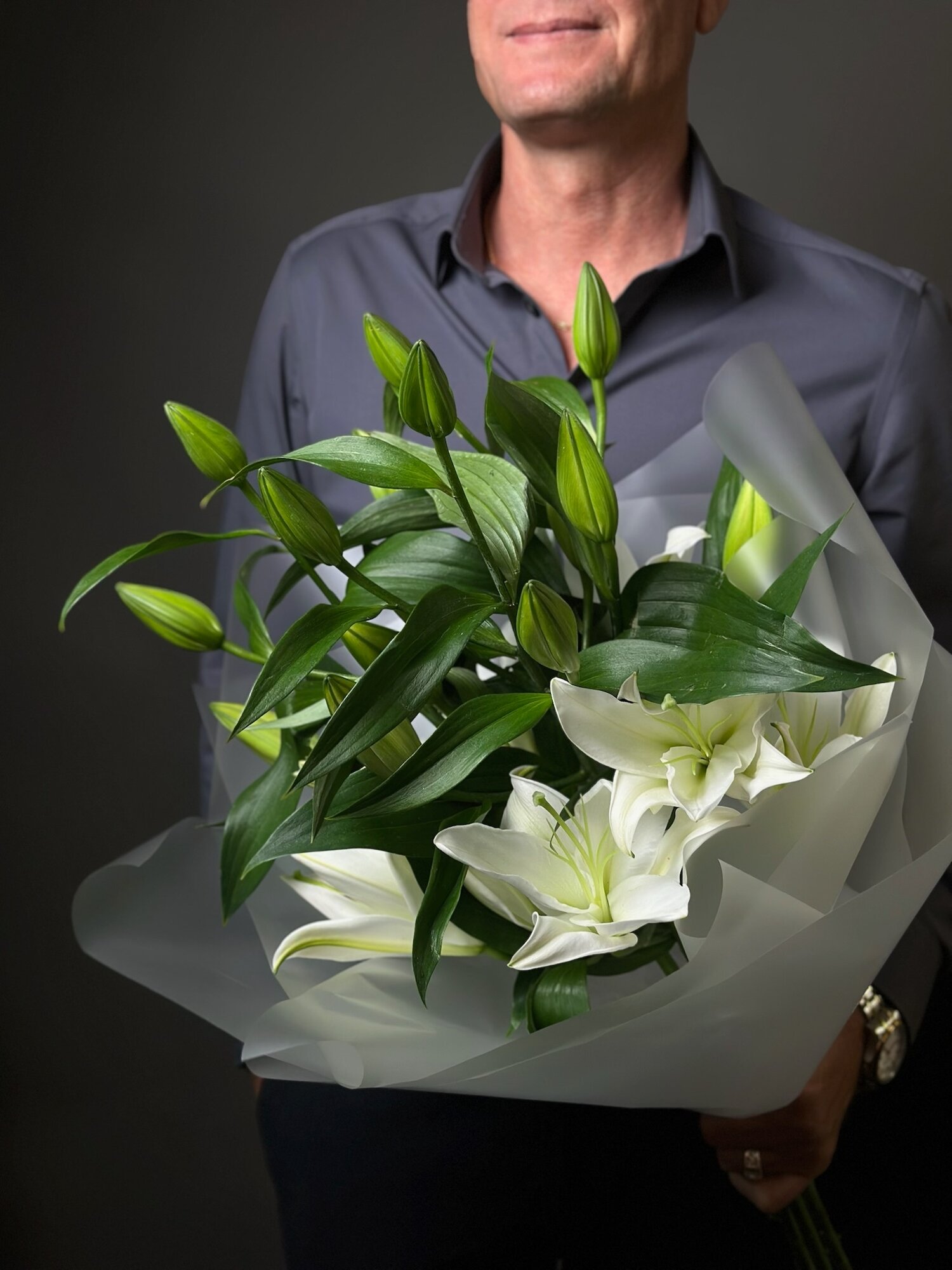 Букет из 3 белых лилий, идеальный и незабываемый подарок для любимой