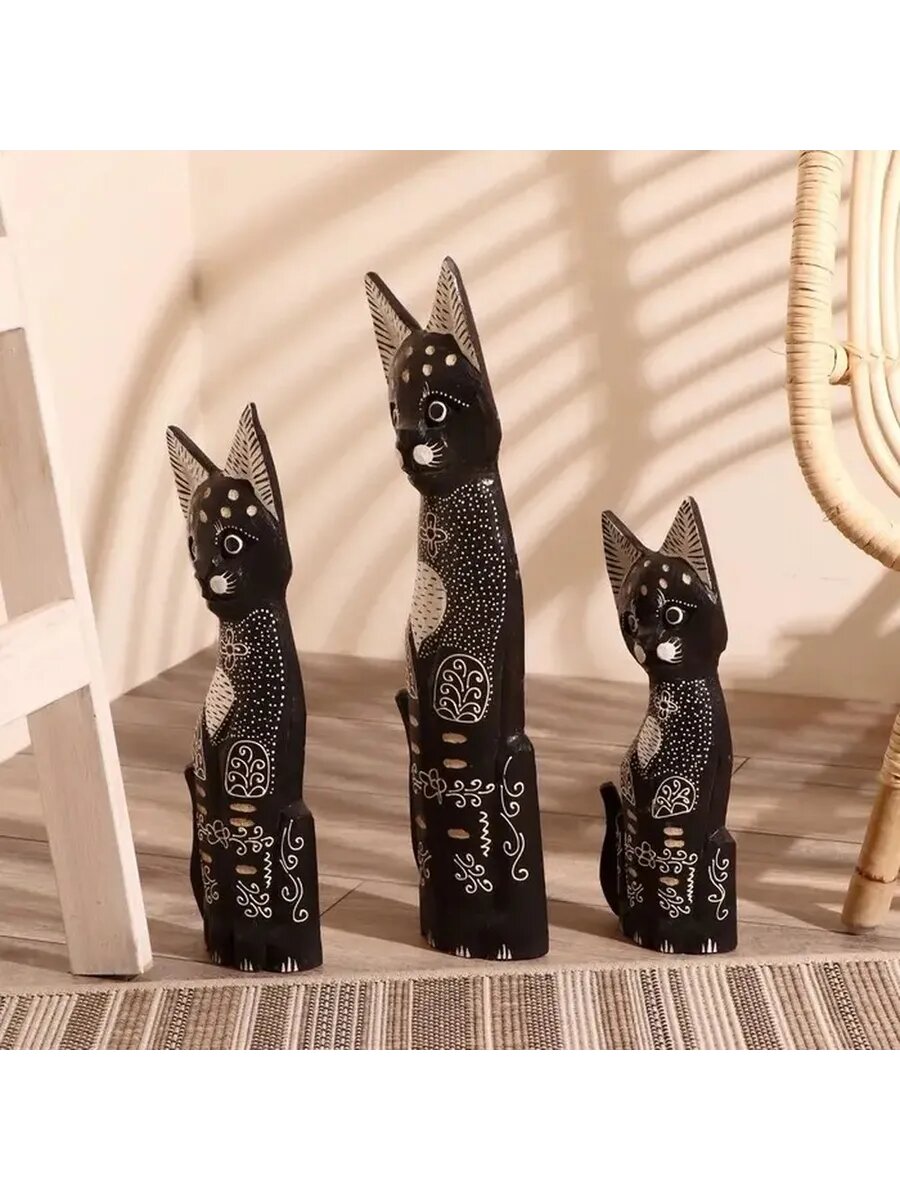 Элегантные деревянные сувениры с расписными кошками