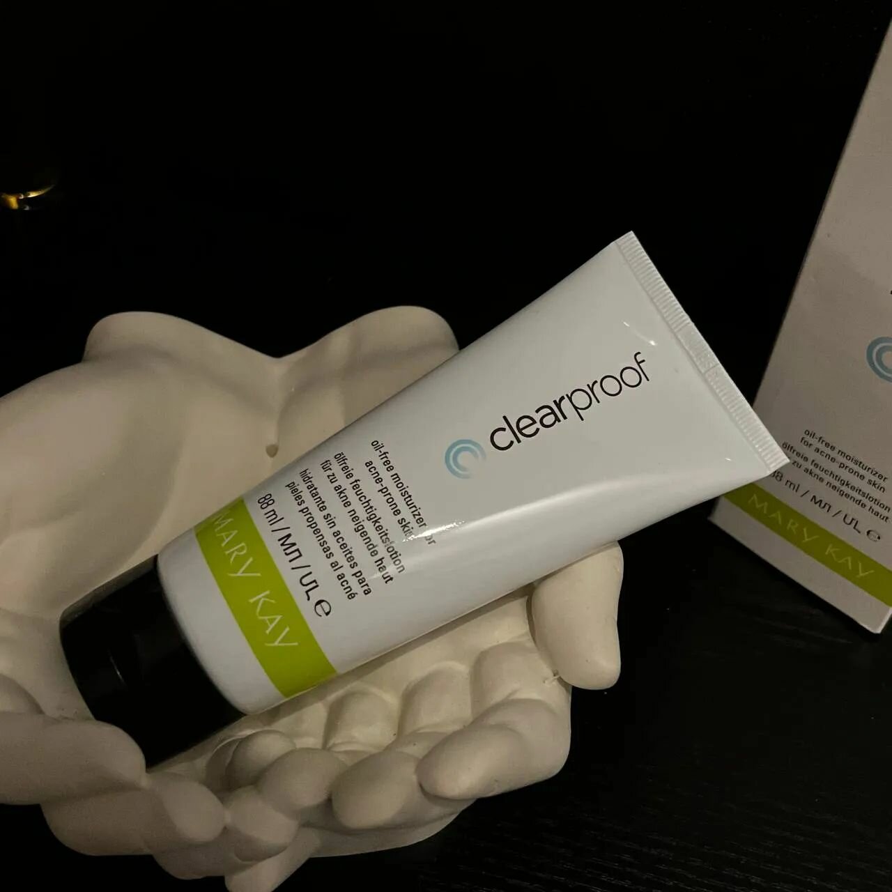 Обезжиренное увлажняющее средство Clear Proof Mary Kay
