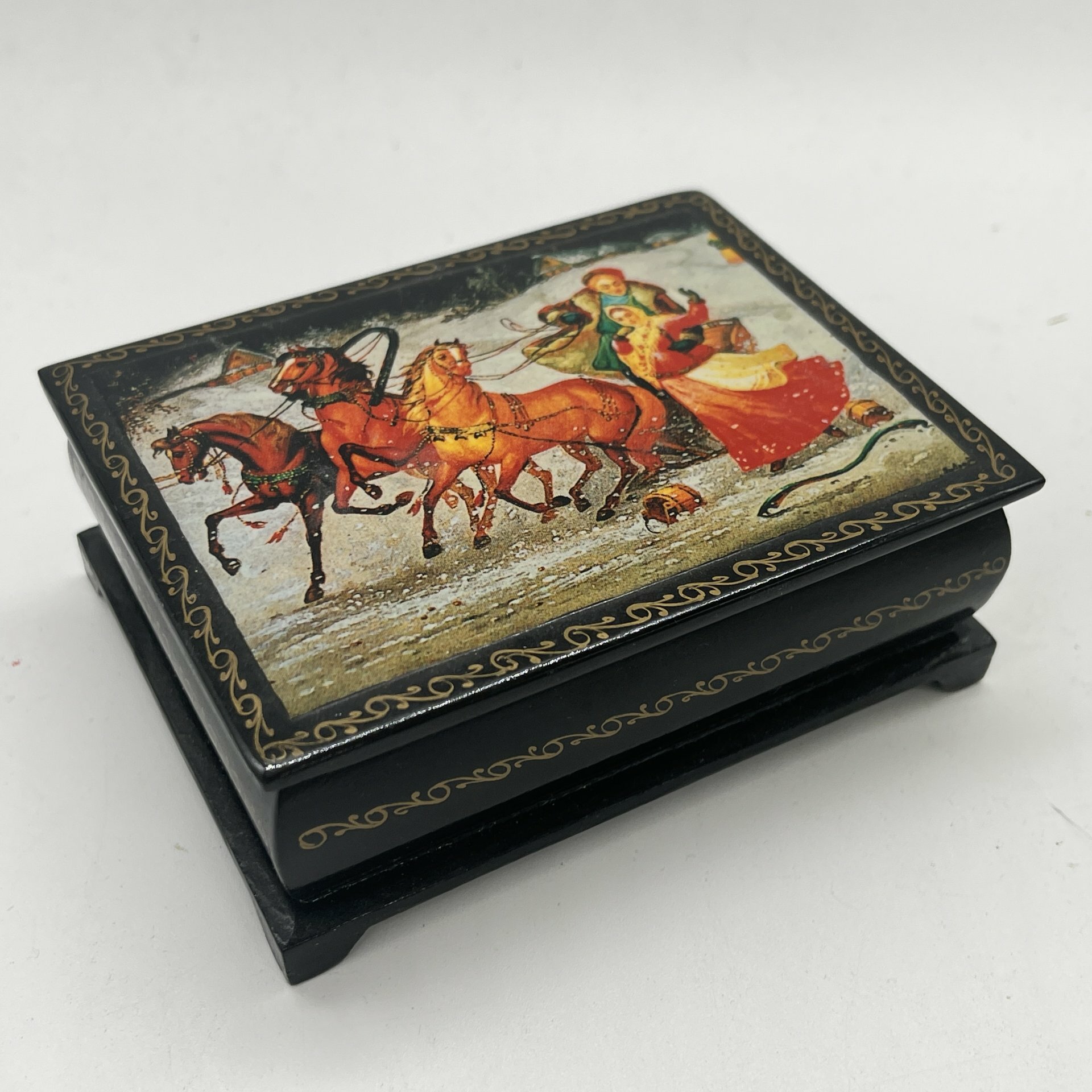 Шкатулка "Тройка", папье-маше, деколь, Россия, 2000 г.