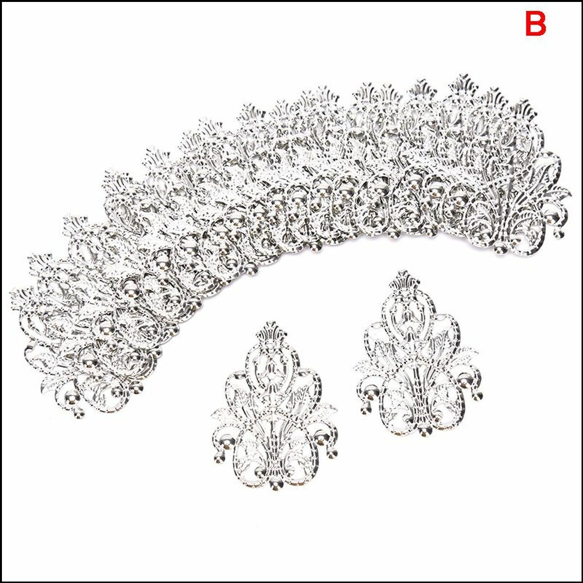 Набор из 20 ажурных декоративных аксессуаров для самостоятельного изготовления.