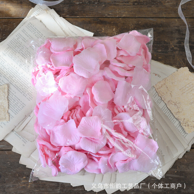 Искусственные лепестки роз 0.5kg в упаковке для свадебного декора, лепестки для предложения руки и сердца, романтическое оформление свадебной комнаты.