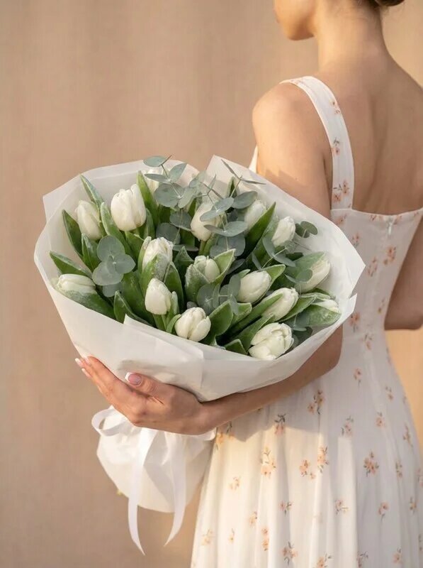 Букет из белых тюльпанов — Белоснежный букет из тюльпанов, 17 шт