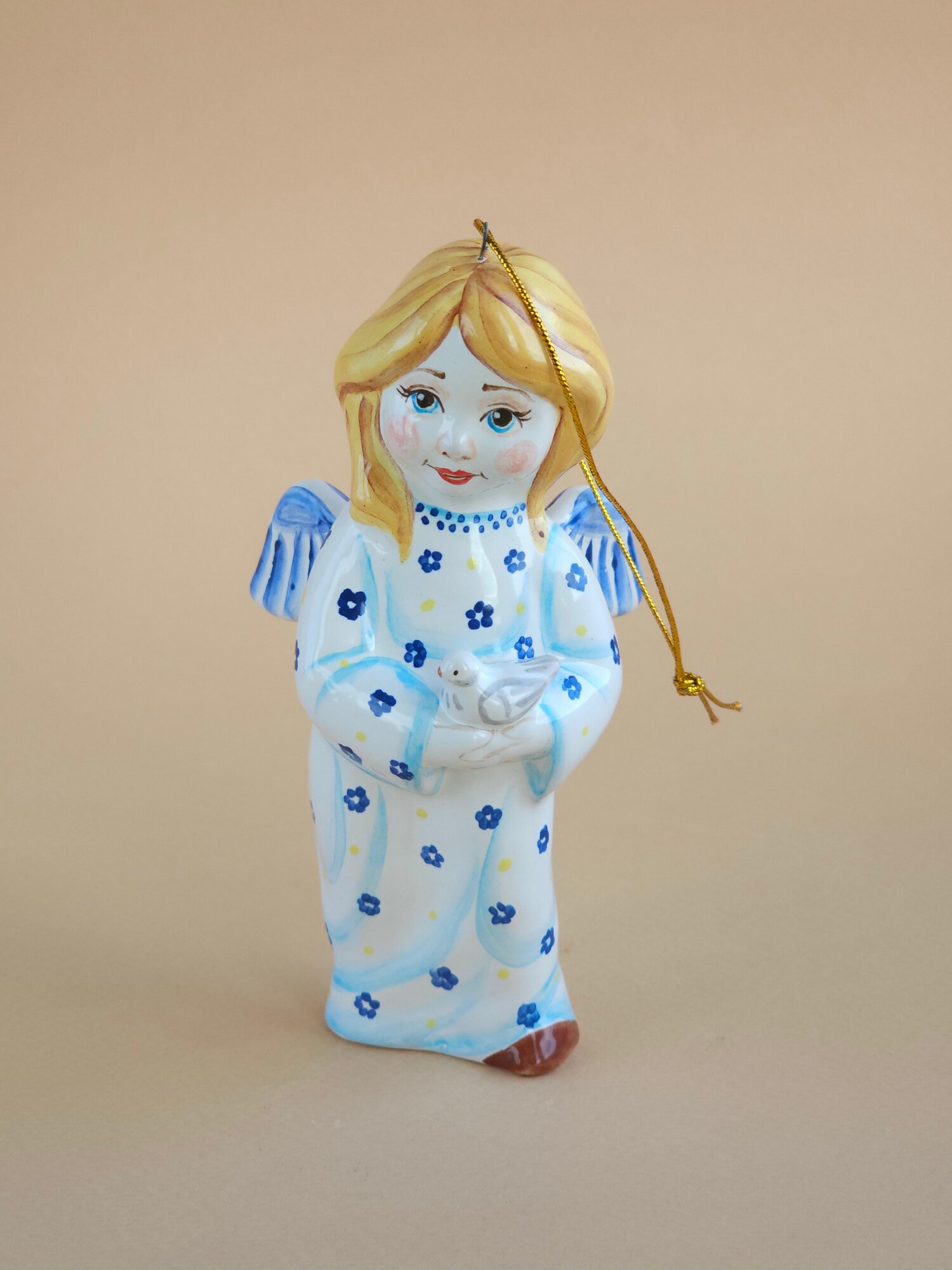 Ёлочная игрушка "Ангел с голубем". Ярославская майолика. Керамика ручной работы. Сделано в России.