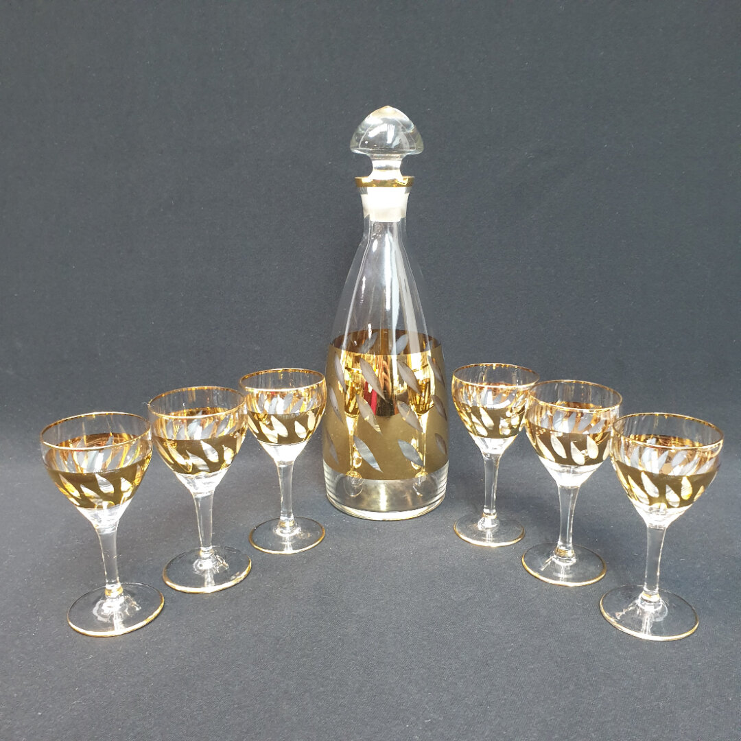 Винтажный набор штоф 600 мл и 6 рюмок 35 мл, стекло, позолота, Богемия, Чехословакия период СССР