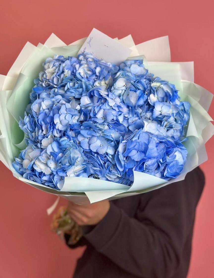 Монобукет из 7 колумбийских гортензий "Blue Water" от FlowersGo с доставкой