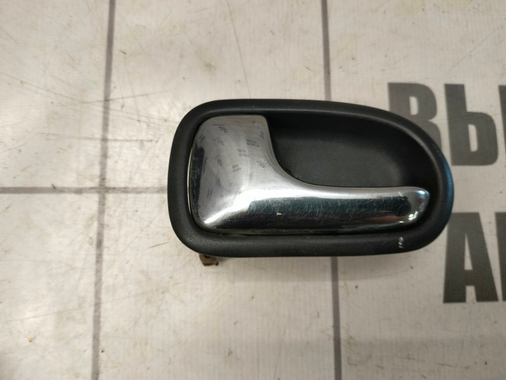 Ручка двери внутренняя левая Mazda 323 BJ Protege Familia 1998-2002