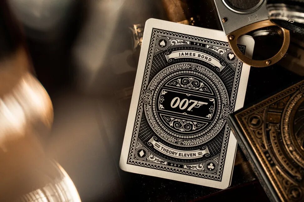 Игральные карты Theory11 James Bond 007, 54 шт, мелованный картон, коллекционные — фото 1