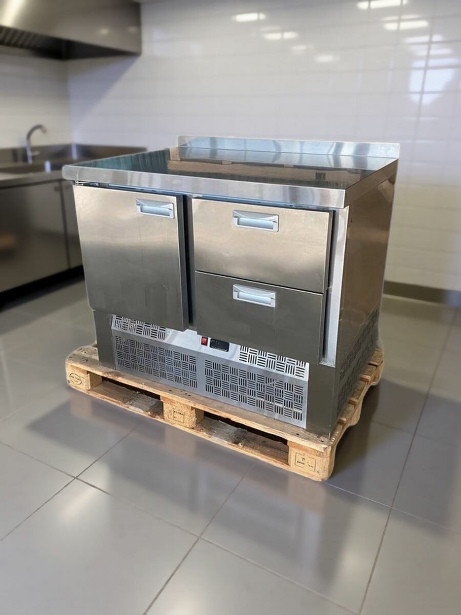 Стол холодильный Hicold GNE 12/TN. Товар уцененный