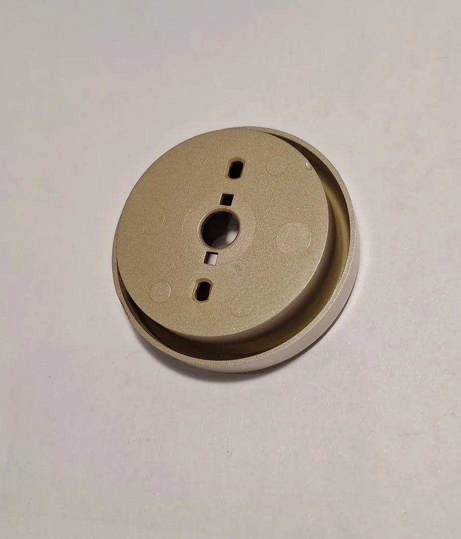 Декоративная накладка на ручку громкости ресивера YAMAHA (RX-V440RDS)