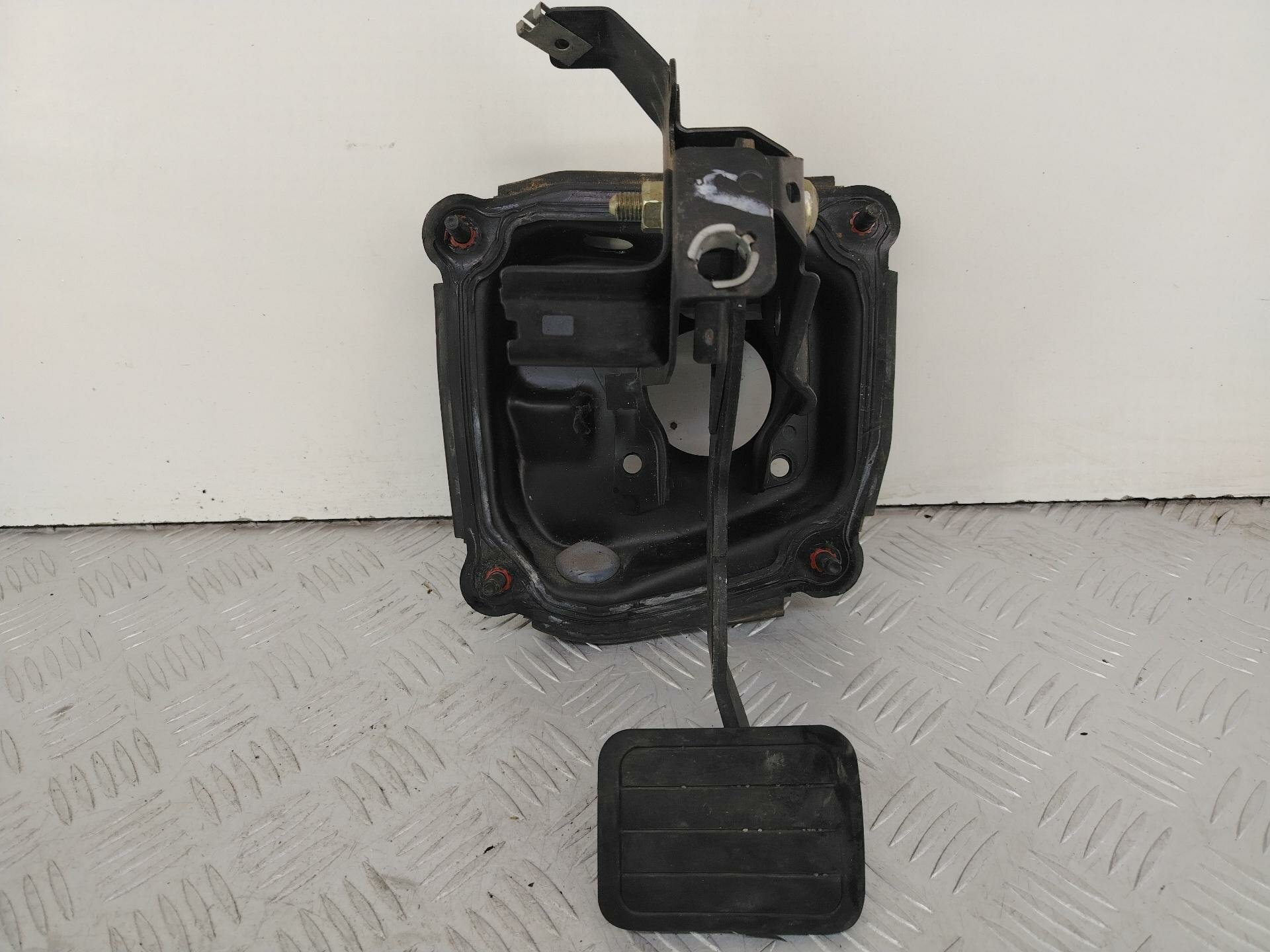 Педаль тормоза Renault Scenic рест. 2001