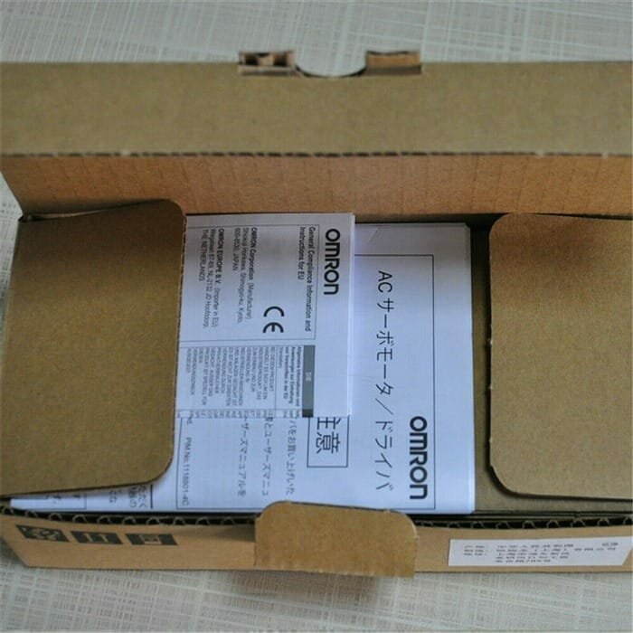 Модуль Omron R88M-G10030H-S2-Z
