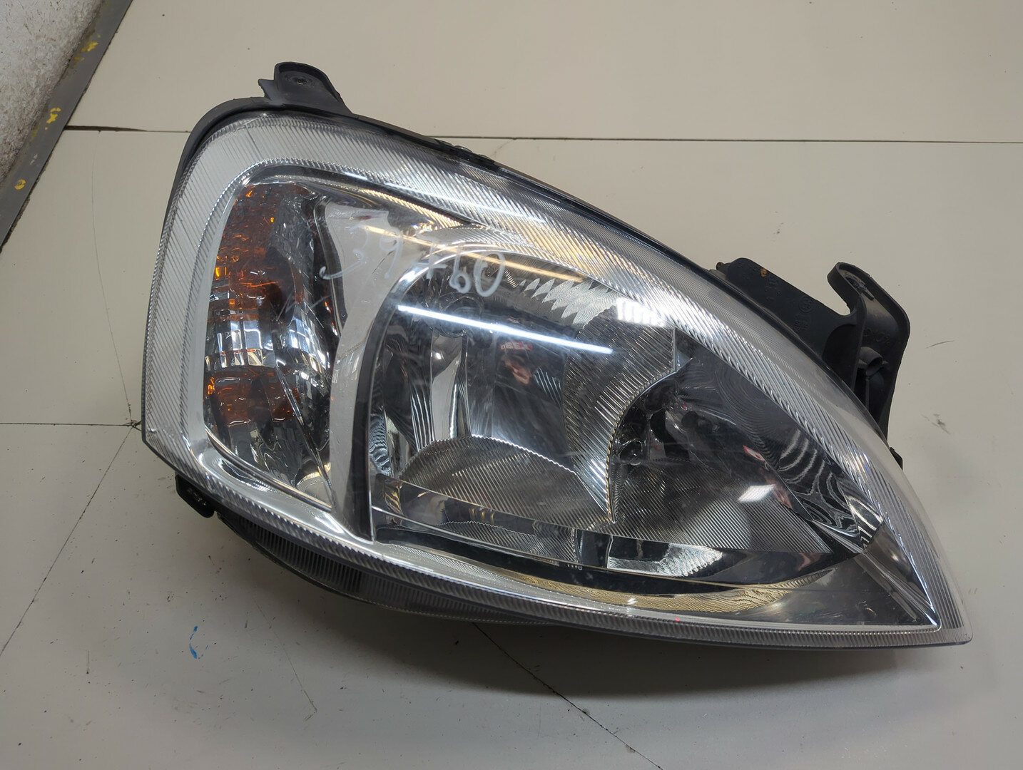 Фара (передняя) правая Opel Corsa C Б/У