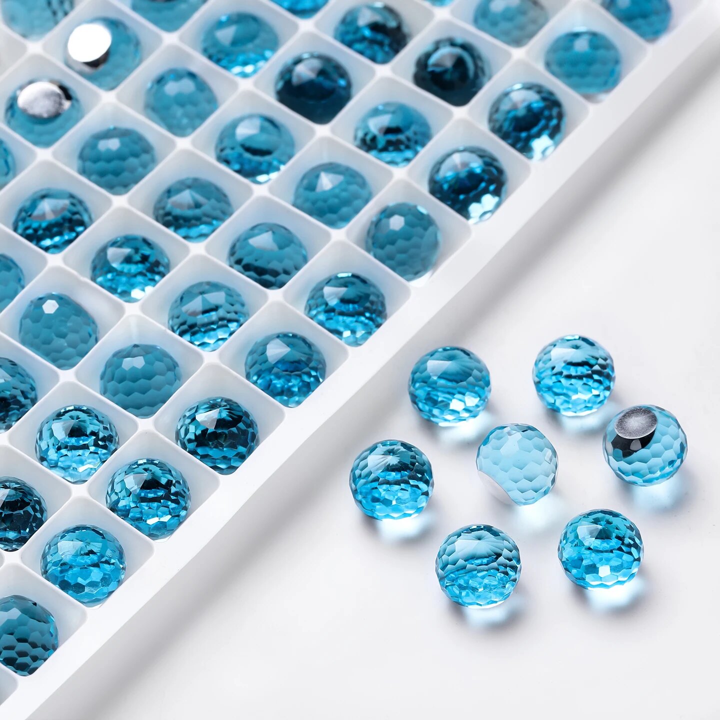 Кристаллы-шарики AGCFABS 6/8 мм для рукоделия Синий, 6MM, Lake Blue