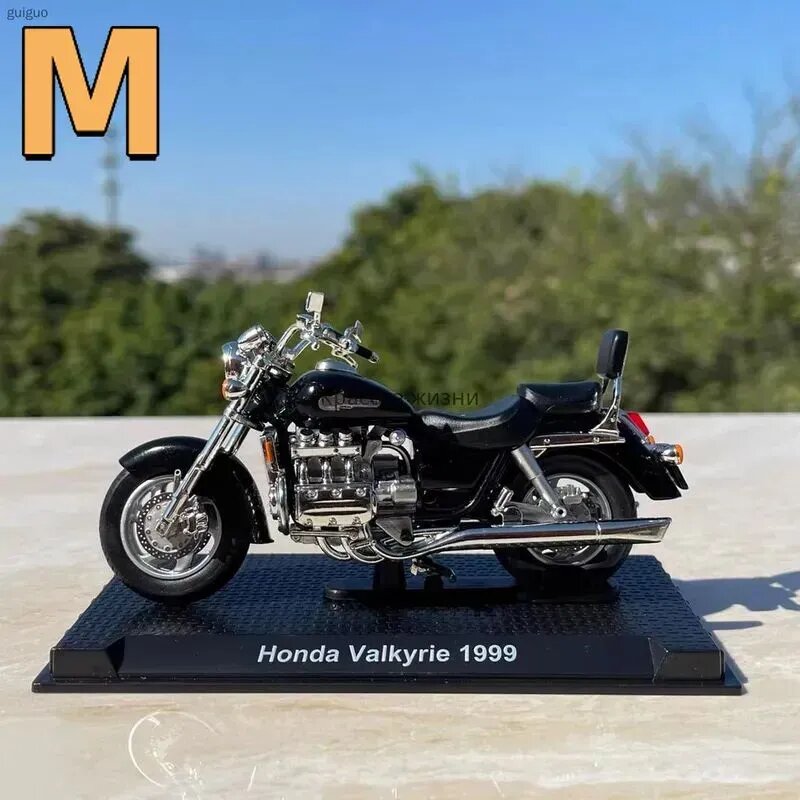 Модель мотоцикла Honda 1:24 коллекционная