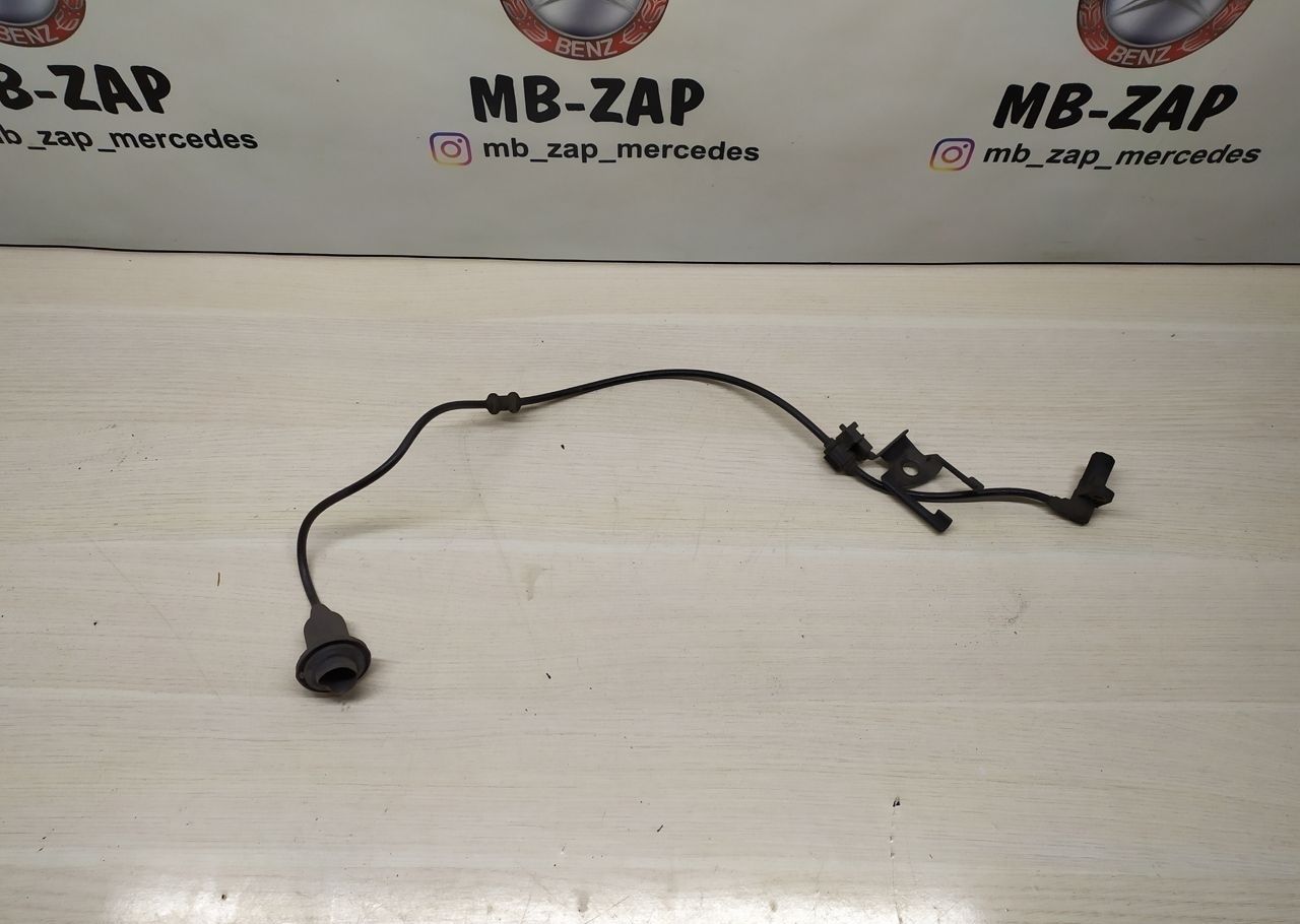 Датчик ABS Mercedes-Benz W210 A2105409008