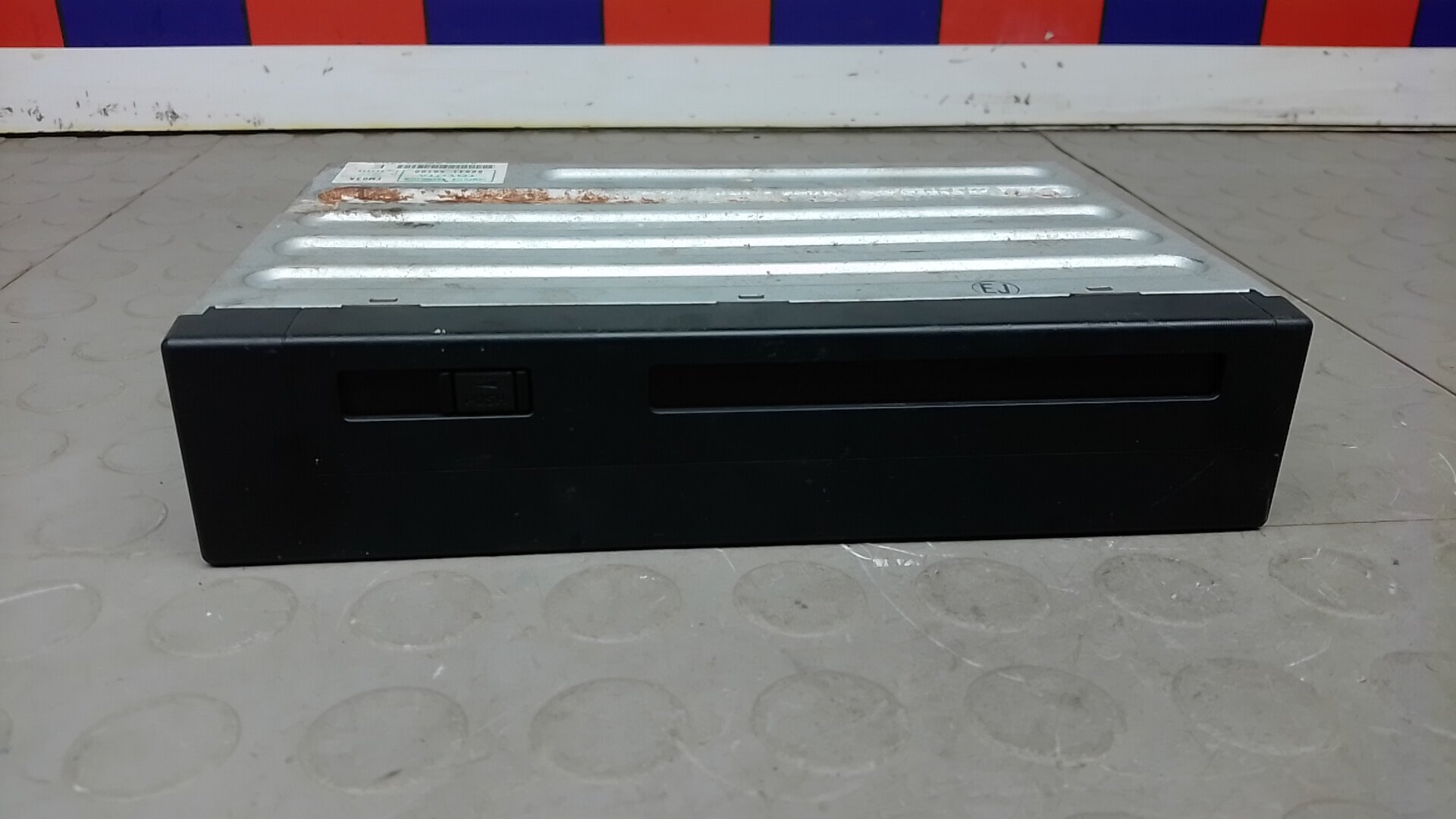 CD-чейнджер LEXUS RX 2, Номер 8684150100