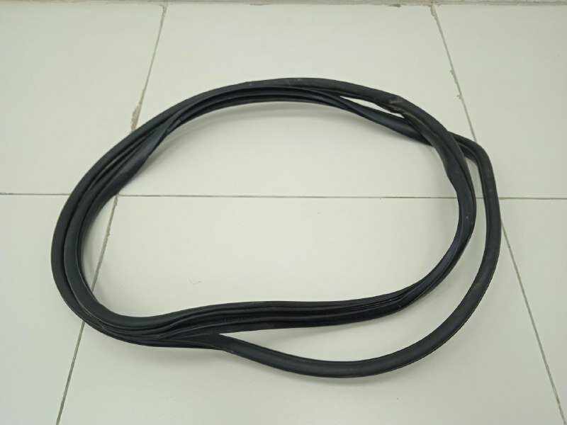 Уплотнитель проема двери передней левой Hyundai i30 GD 2012 кат.номер: 82110A6000