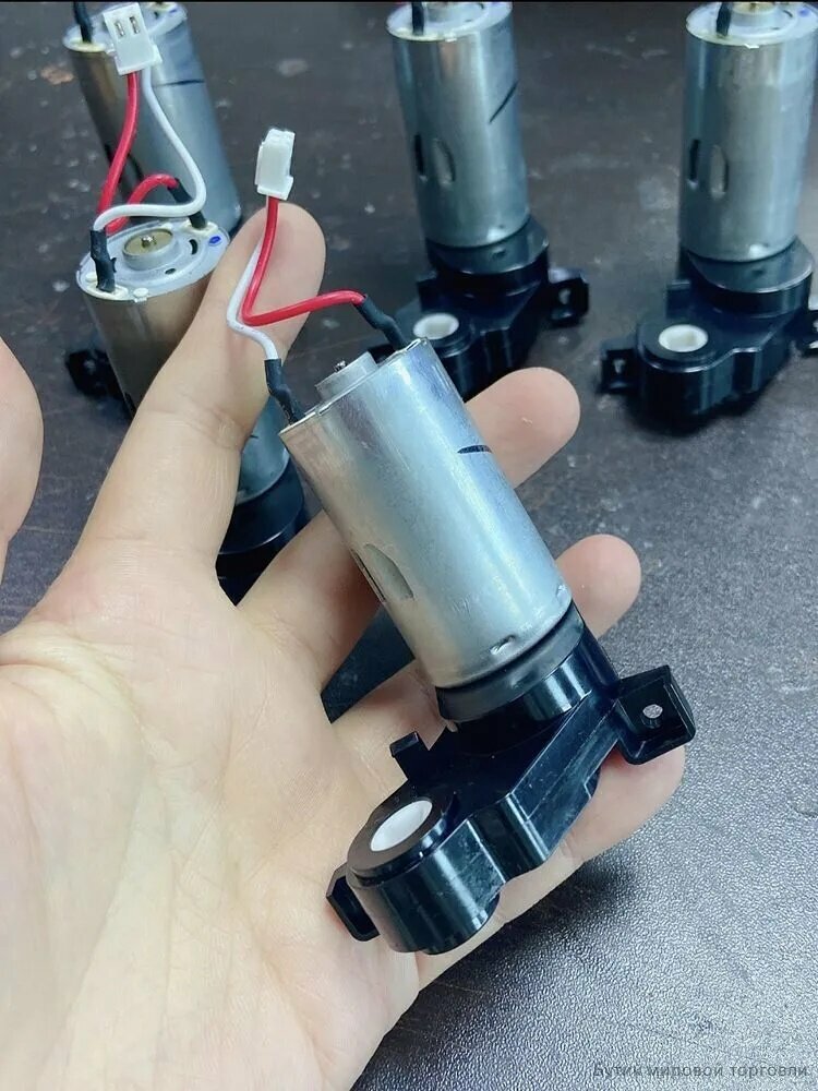 Мотор (двигатель) основной щетки для моющего робота-пылесоса Xiaomi STYTJ02YM Запчасть