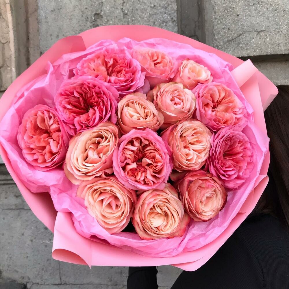 Букет роз из 19 розовых пионовидных роз премиум сорт дэвид остин, яркий микс, высота 50 см