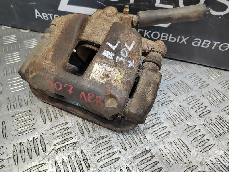 Суппорт тормозной Левый Передний Peugeot 307 (1.6 NFU) Б/У с пробегом Арт. 7408 — фото 1