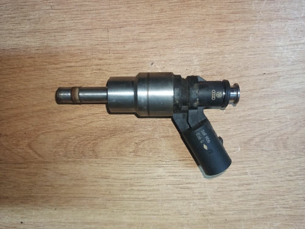 Форсунка топливная 2.0 BWA Volkswgen Passat B6