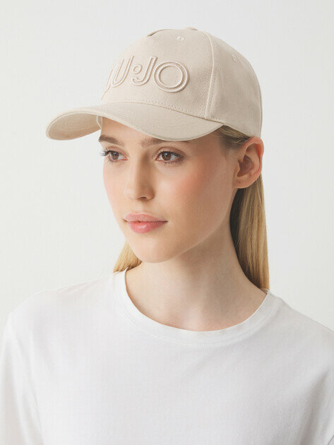 Кепка для женщин