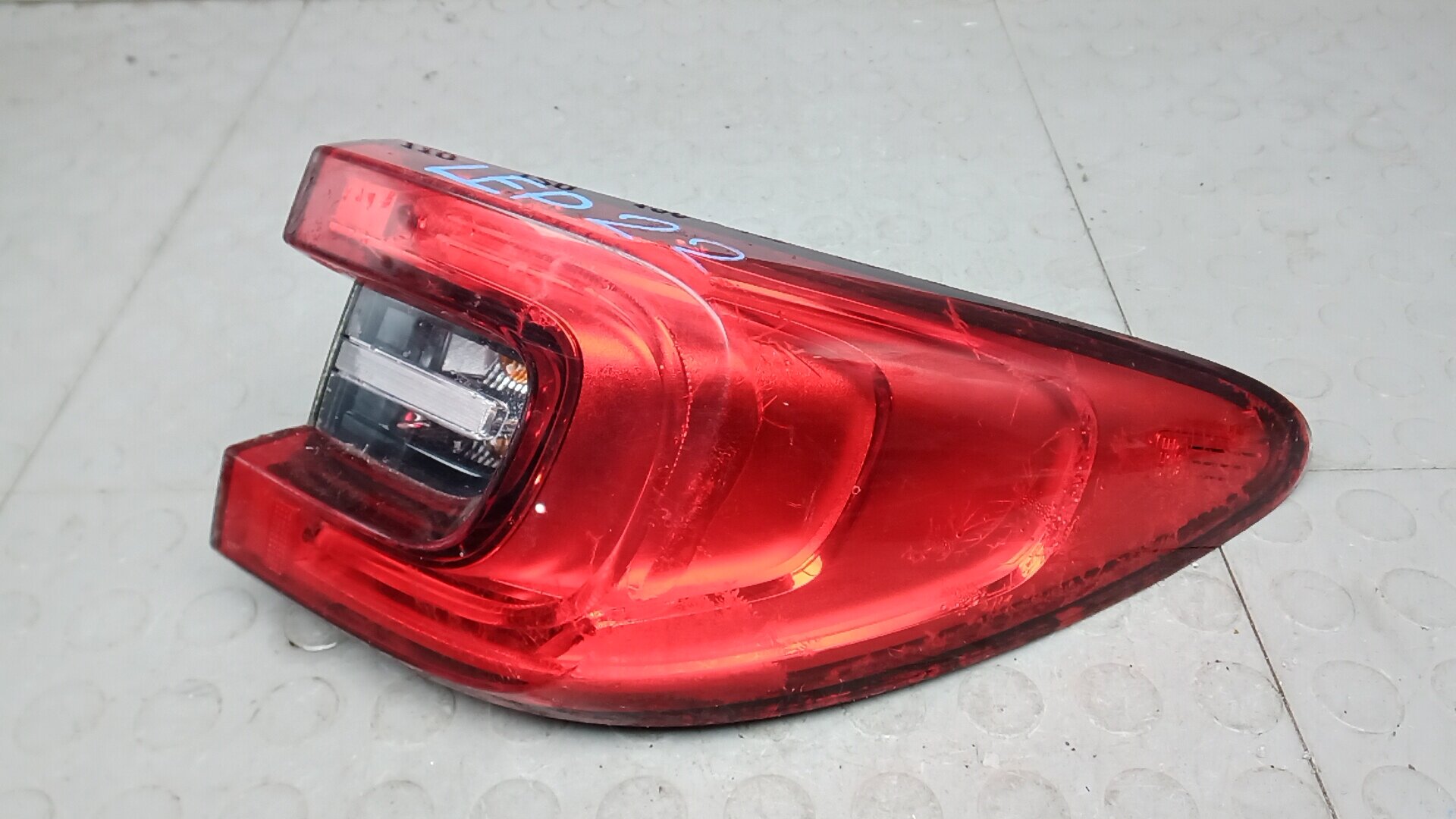 Фонарь задний правый RENAULT KADJAR 1